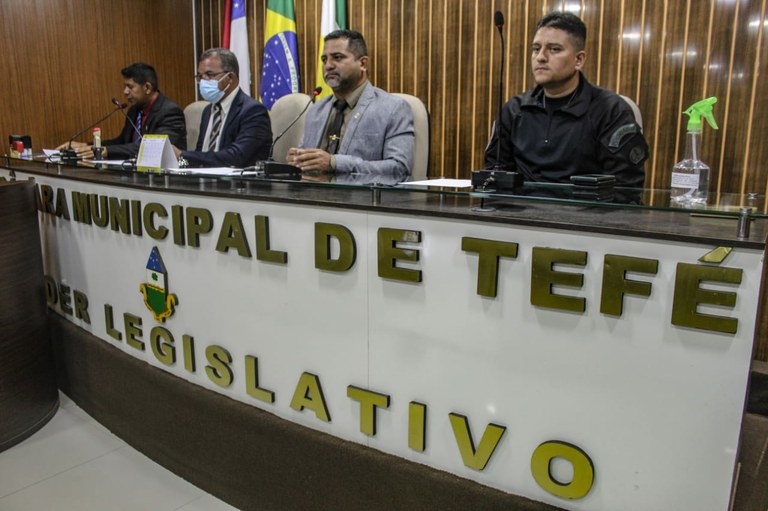 Câmara Municipal de Tefé recebe o Delegado de Polícia Civil. — Câmara ...